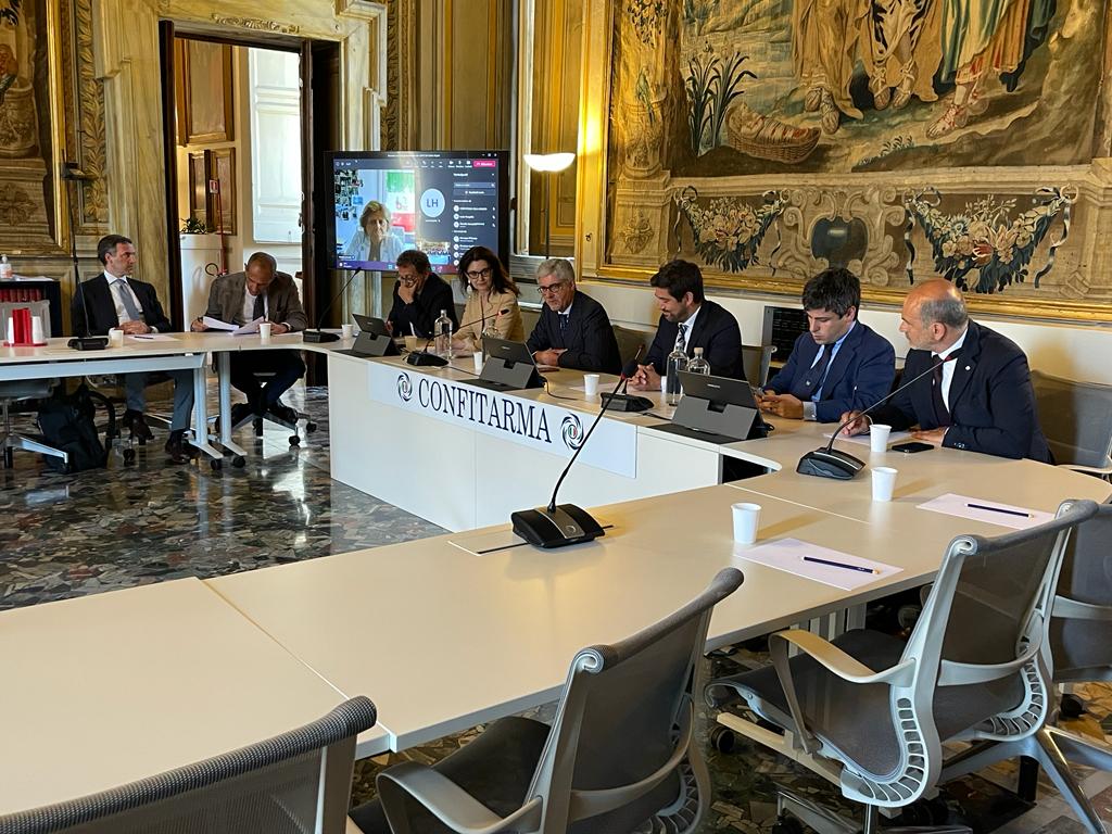 Fotonotizia: CONFITARMA INCONTRA SOTIRIS RAPTIS, SEGRETARIO GENERALE ...